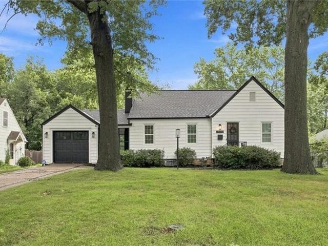 8439 Ward Parkway Plz, Kansas City, MO 64114