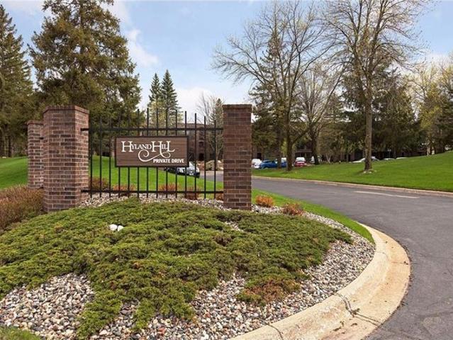 8430 Pennsylvania Rd Apt 311, Bloomington, MN 55438