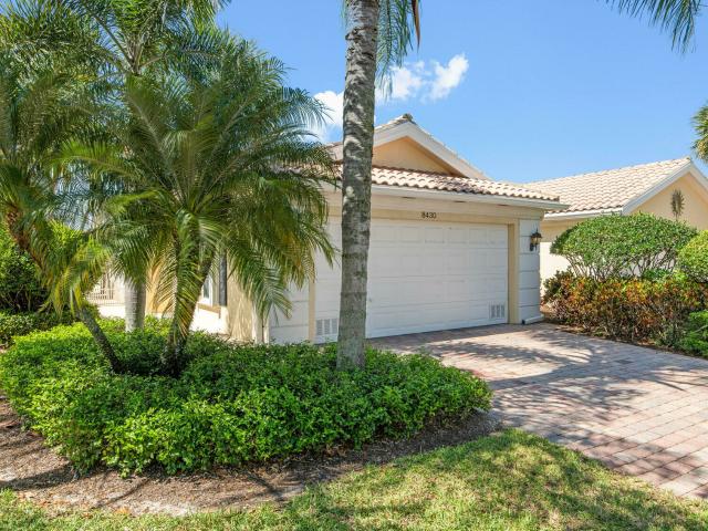 8430 Saint Johns Court, Wellington, FL