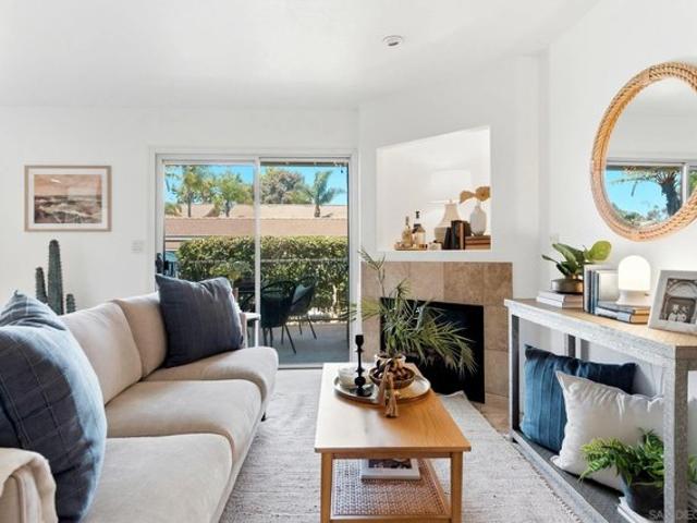 8430 Via Mallorca Unit 111, La Jolla, CA 92037