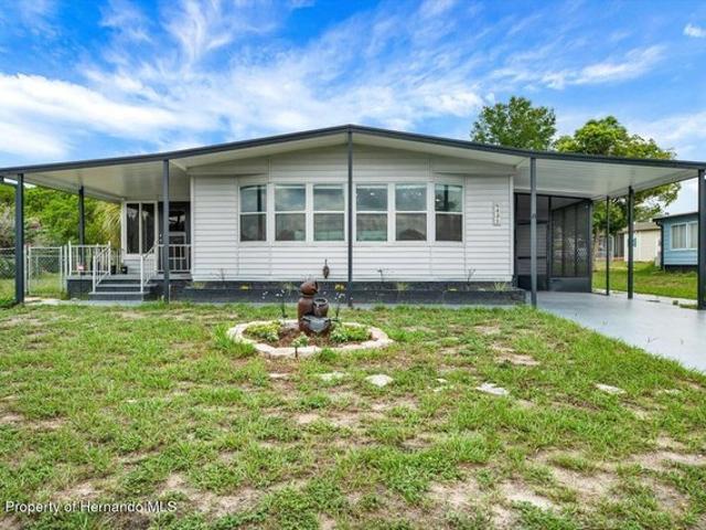 8431 Moonlight Ave, Brooksville, FL 34613
