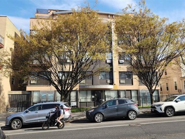 8432 Grand Ave Apt 2D, Elmhurst, NY 11373