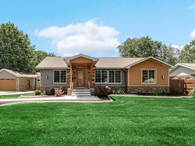 8432 Greenwood Ave, Munster, IN 46321