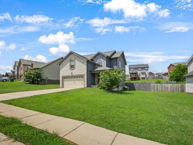 843 Crestone Ln