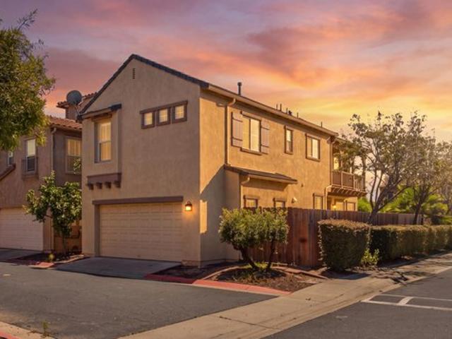 843 E Orchid Ln, Santa Maria, CA 93455