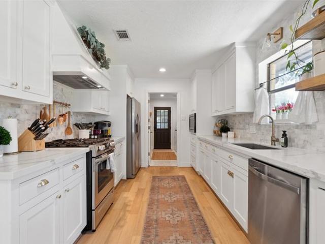 843 Fall Creek Dr, Huffman, TX 77336