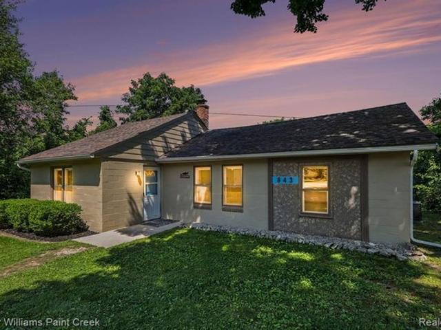843 Orion Rd, Orion, MI 48362