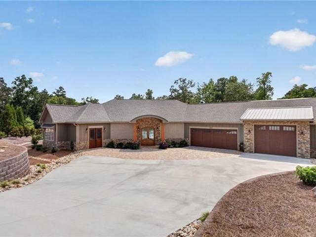 843 Little Bay Ln, Seneca, SC 29672