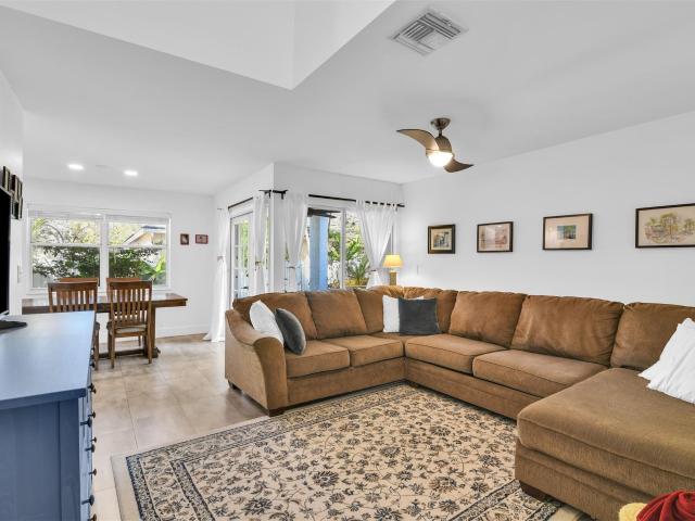 843 NW 98th Ave, Plantation, FL 33324 | MLS #F10554