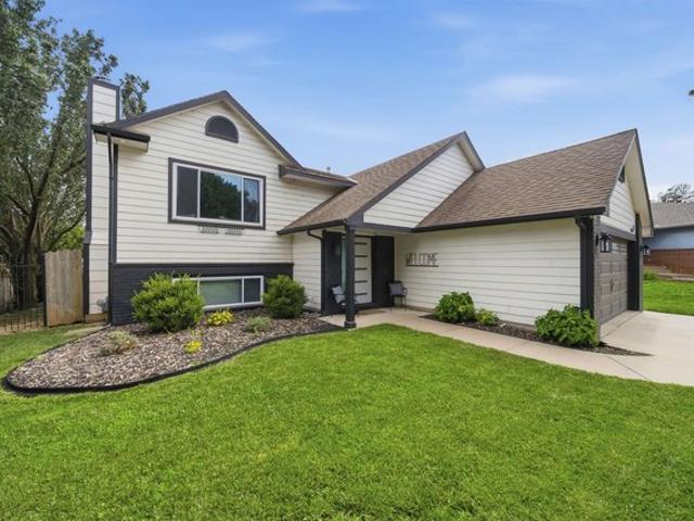 843 S Carriage Ct, Maize, KS 67101