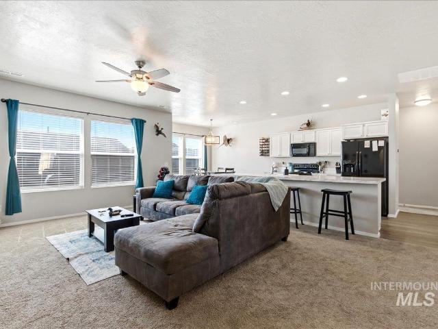 843 SW Levant Way