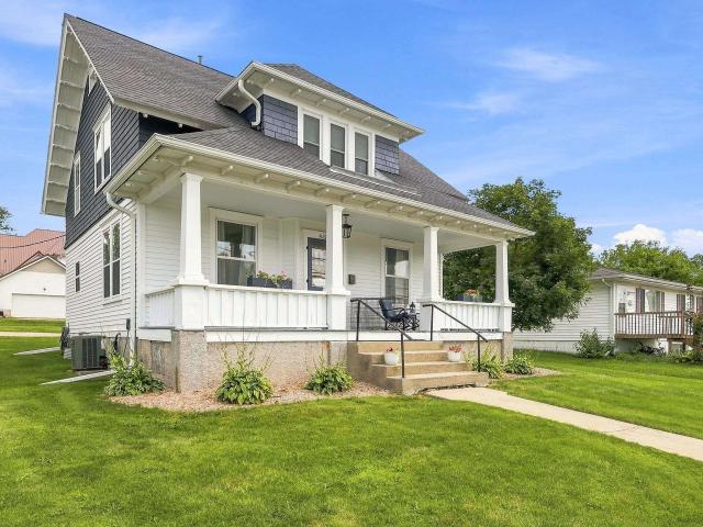 843 Wells Street