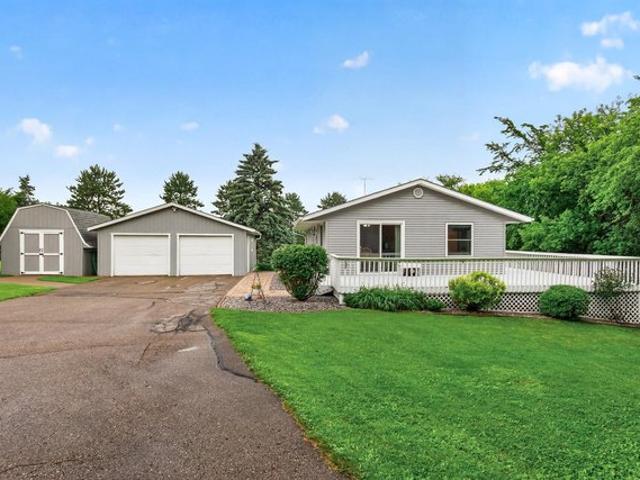 843 Yellowstone Trl, Hudson, WI 54016