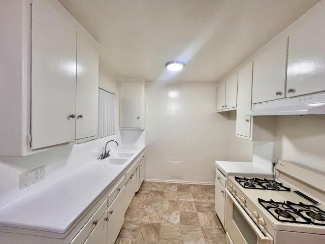 8445 Amigo Ave Northridge, CA 91325 2 Bedroom Apartment for Rent at 8445 Amigo Ave, Los Angeles, CA 91324 Northridge