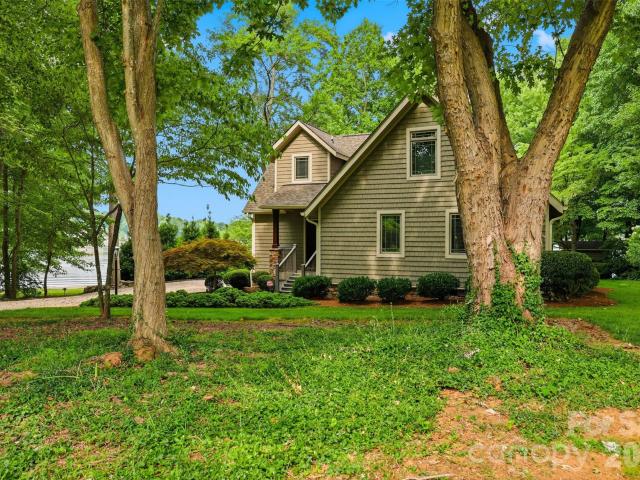 8445 Timberlake Lane