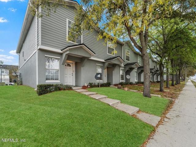 8446 McGirts Village Ln, Jacksonville, FL 32210