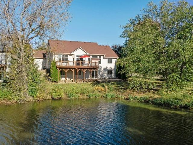 8441 Ashford Rd, Woodbury, MN 55125