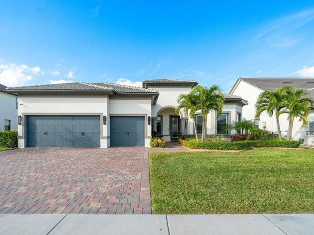 8441 Vaulting Dr, Lake Worth, FL 33467