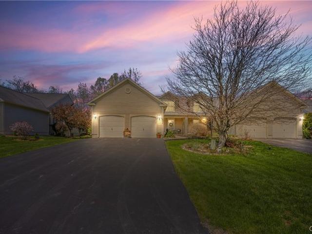 8442 Marco Ln, Baldwinsville, NY 13027