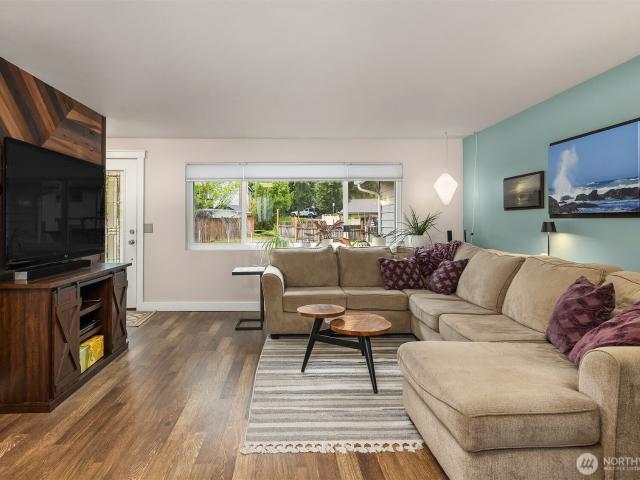 8442 NE 141st St, Kirkland, WA 98034 | MLS #2515