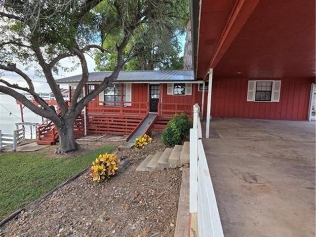 8442 Lago Vista Dr, Edcouch, TX 78538