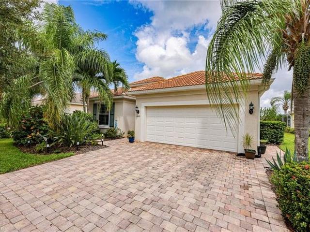 8443 Benelli Ct, Naples, FL 34114