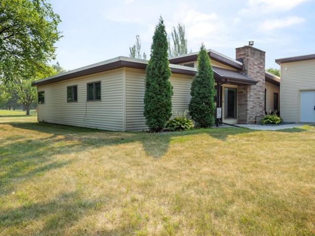 844 2nd St N, Wahpeton, ND 58075