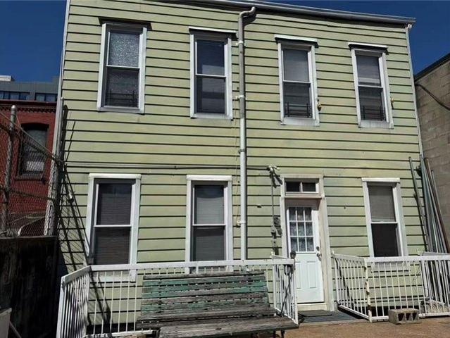 844 39th St, Brooklyn, NY 11232