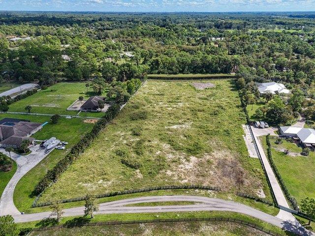 844 Gallop Dr, Loxahatchee, FL 33470