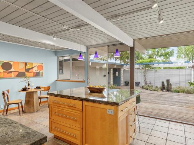 844 Duncardine Way