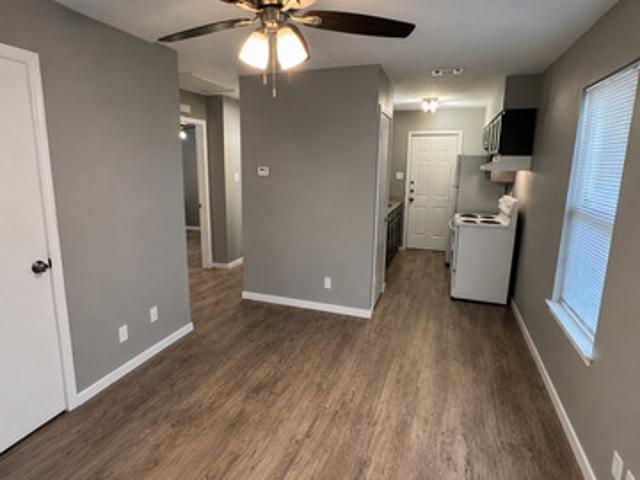844 E Sunshine Dr, Unit 202