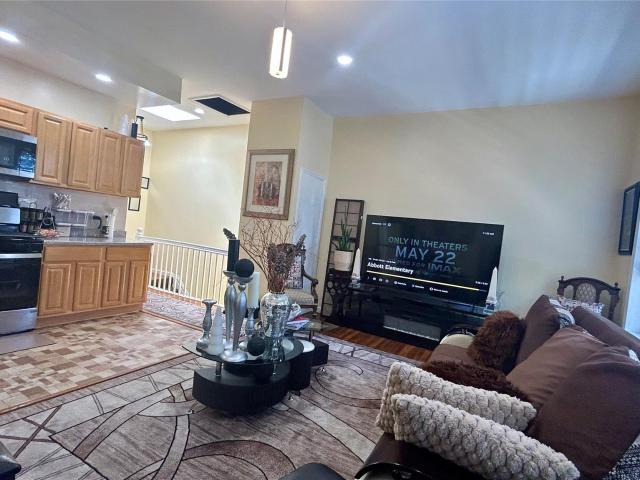 844 Hancock Street #2