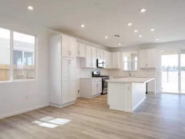 844 J St, Galt, CA 95632