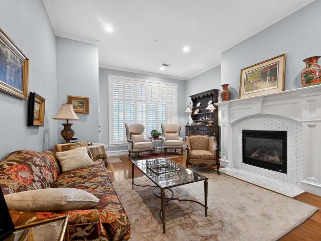 844 Lake Vista Place