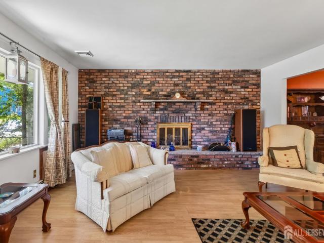 844 lakeshore Drive