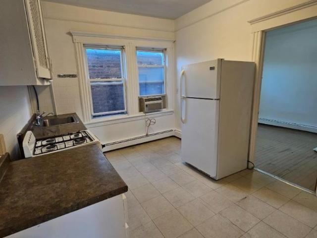 844 Main St