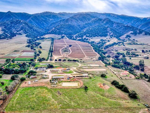 844 River Rd, Salinas, CA 93908 | MLS #ML82035 | Compass