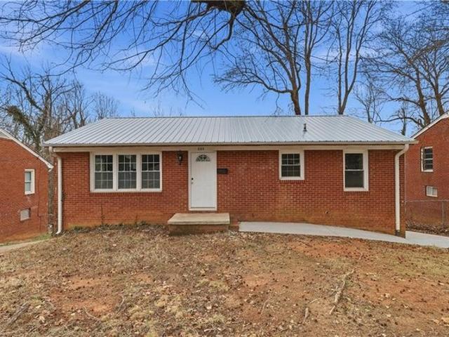 844 Willow Pl, High Point, NC 27260