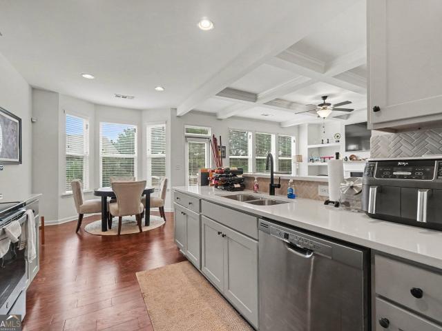 844 Venture Way