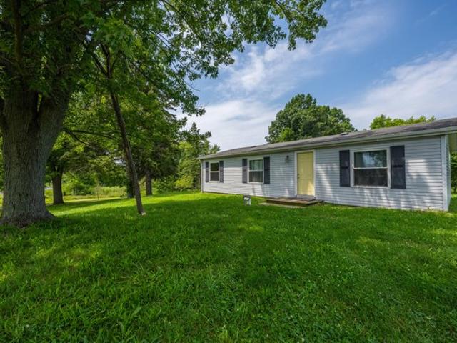 8454 Eau Claire Rd, Berrien Center, MI 49102