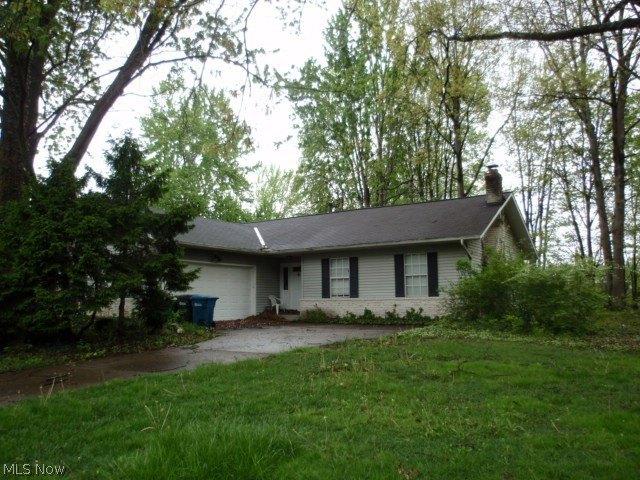 8454 Glenbrook Dr, Olmsted Falls, OH 44138