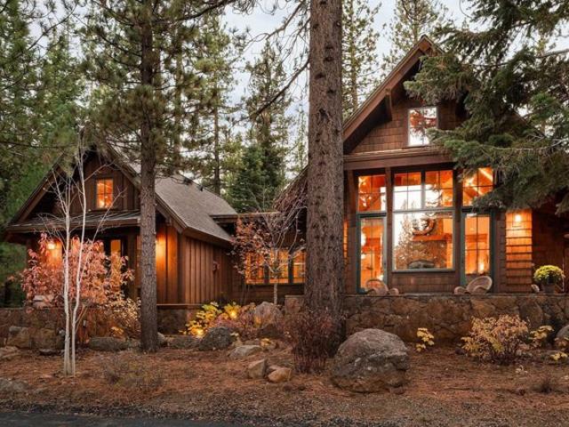 8455 Lahontan Dr, Truckee, CA 96161