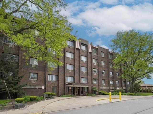 8455 W Leland Ave Unit 204, Chicago, IL 60656