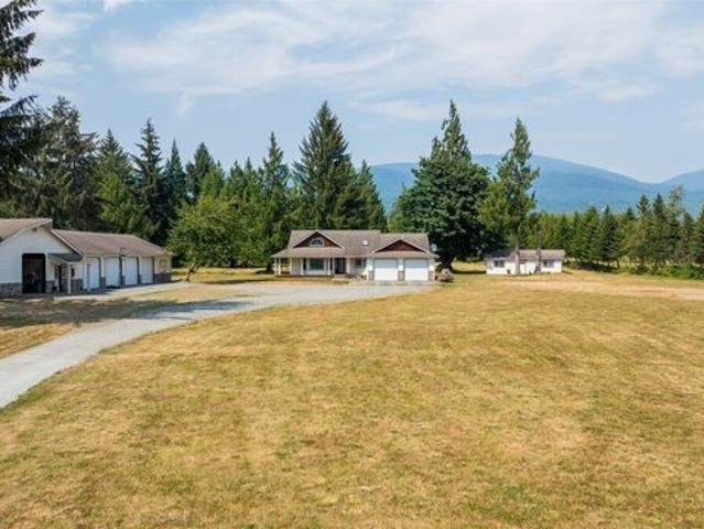 8457 Iron Mountain View Ln, Concrete, WA 98237