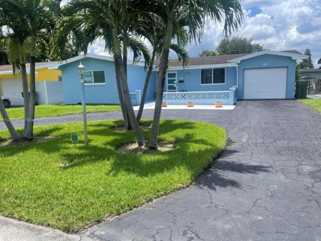 8450 NW 15th St, Pembroke Pines, FL 33024