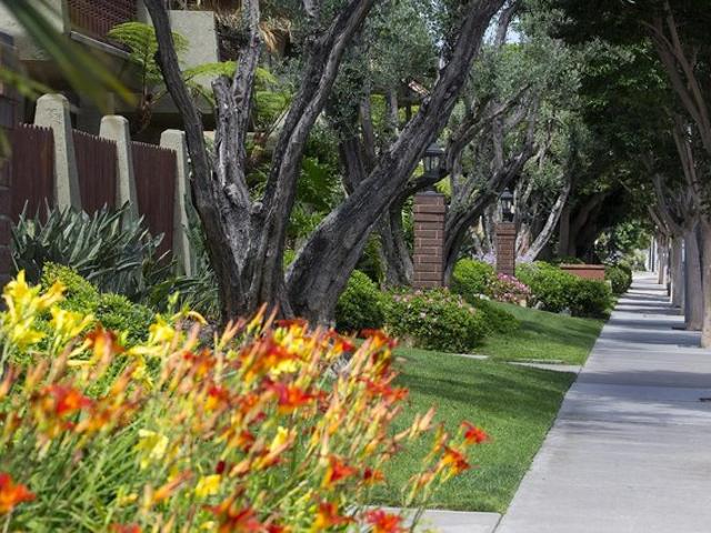 8450 Atlanta Ave, Huntington Beach, CA 92646