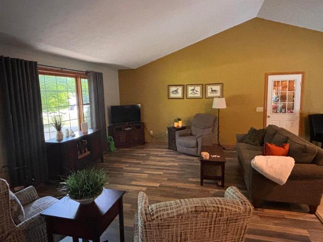 8450 Bent Pine Drive