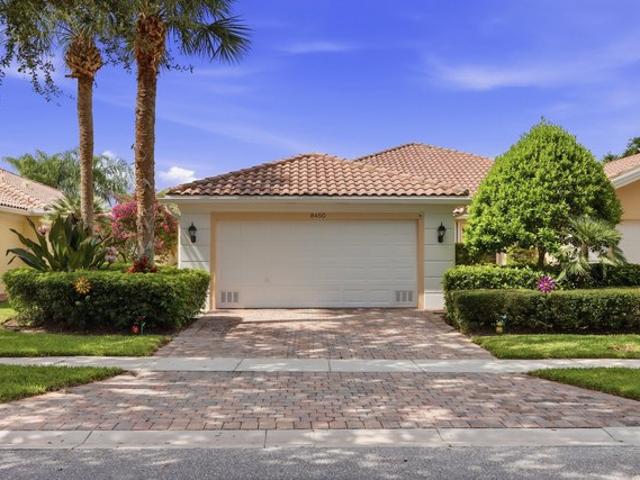 8450 Saint Johns Ct, Wellington, FL 33414