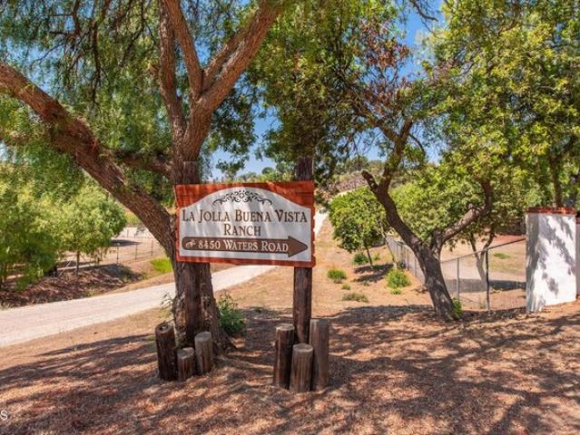 8450 Waters Rd, Moorpark, CA 93021