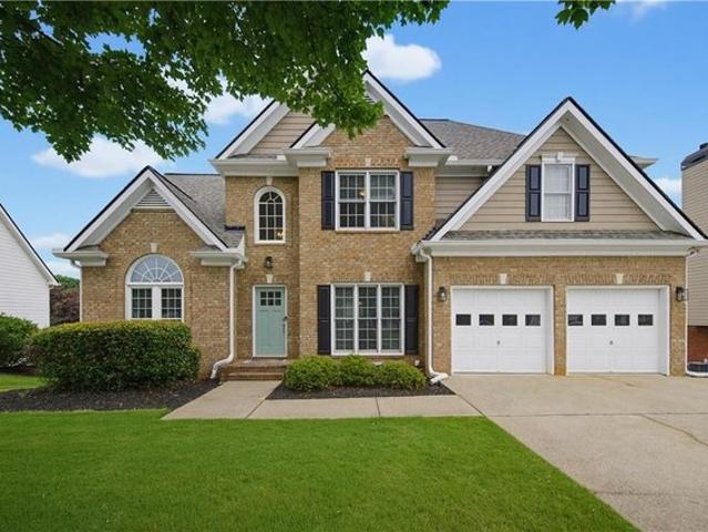 8450 Woodland View Dr, Gainesville, GA 30506